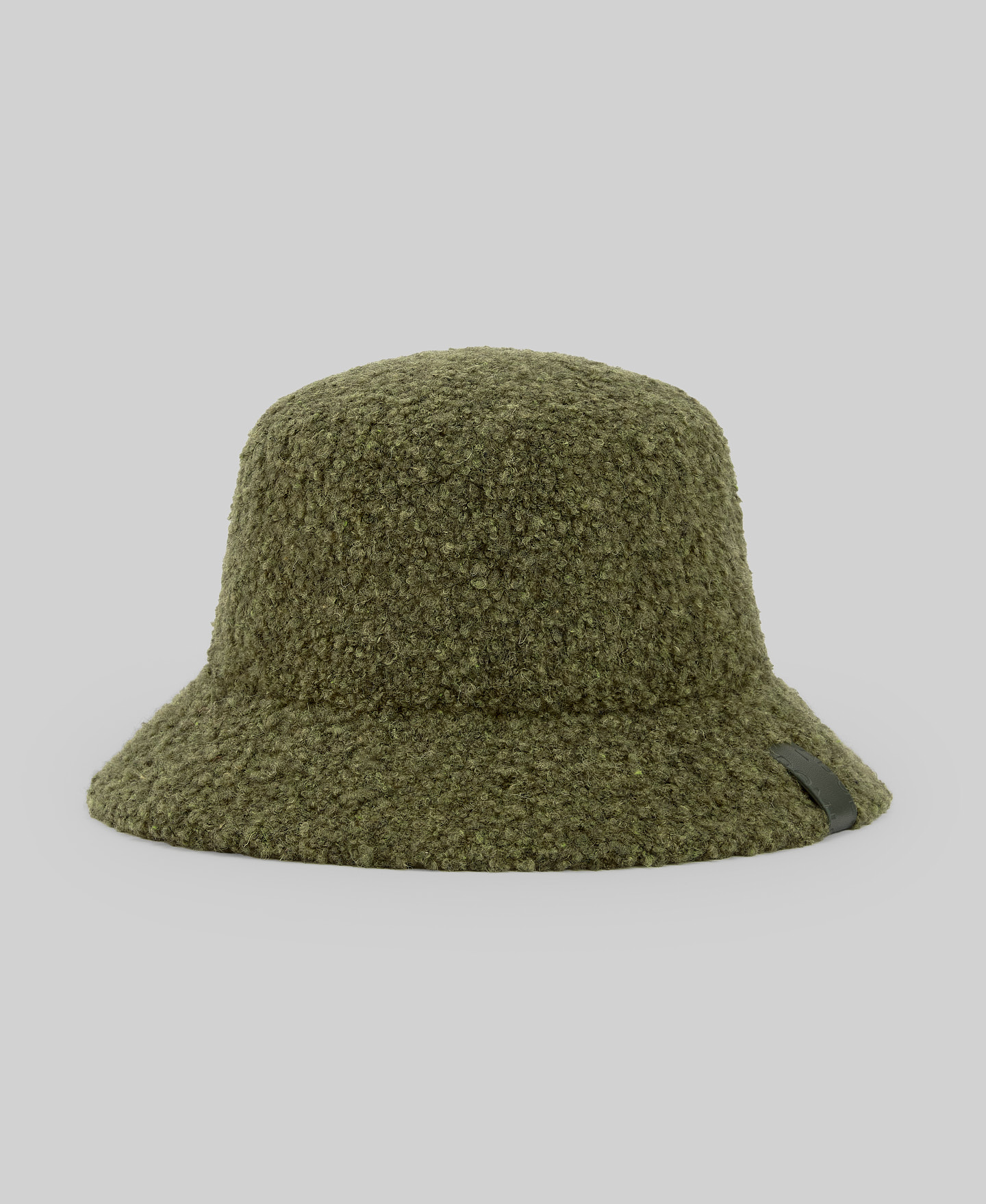 Green textured hat woman | AD Europa